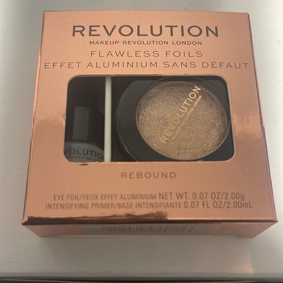 Makeup Revolution | Makeup | Makeup Revolution Flawless Foils Rebound ...